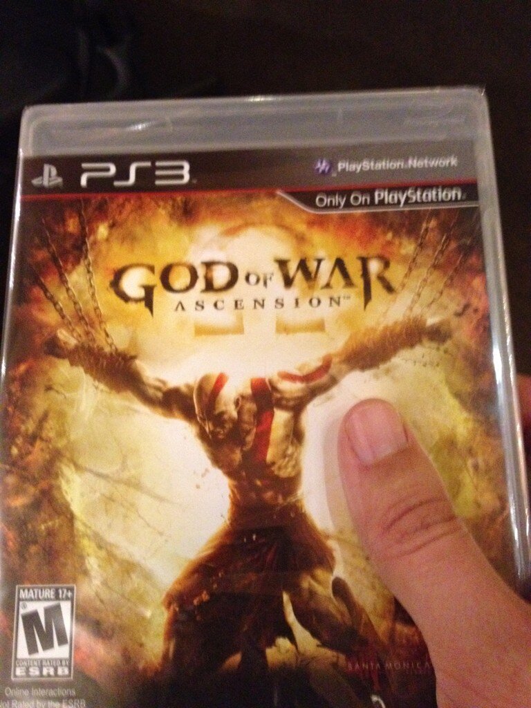 God of War: Ascension Has Gone Platinum, Todd Papy Shows off Game Disc