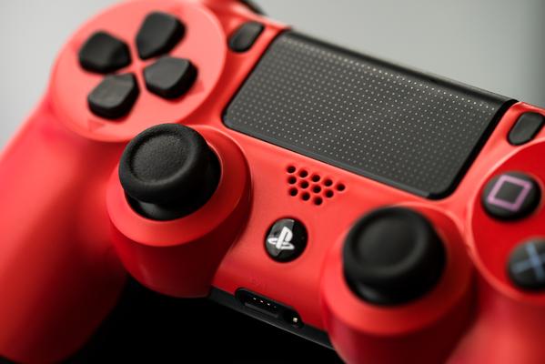 Magma Red DualShock 4 to Be Available in the US Next Month ...