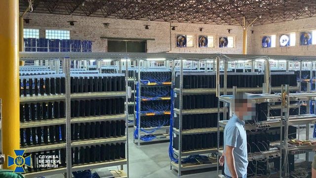 Police Seize Thousands of PS4s Used to Bot Farm FIFA Ultimate Team